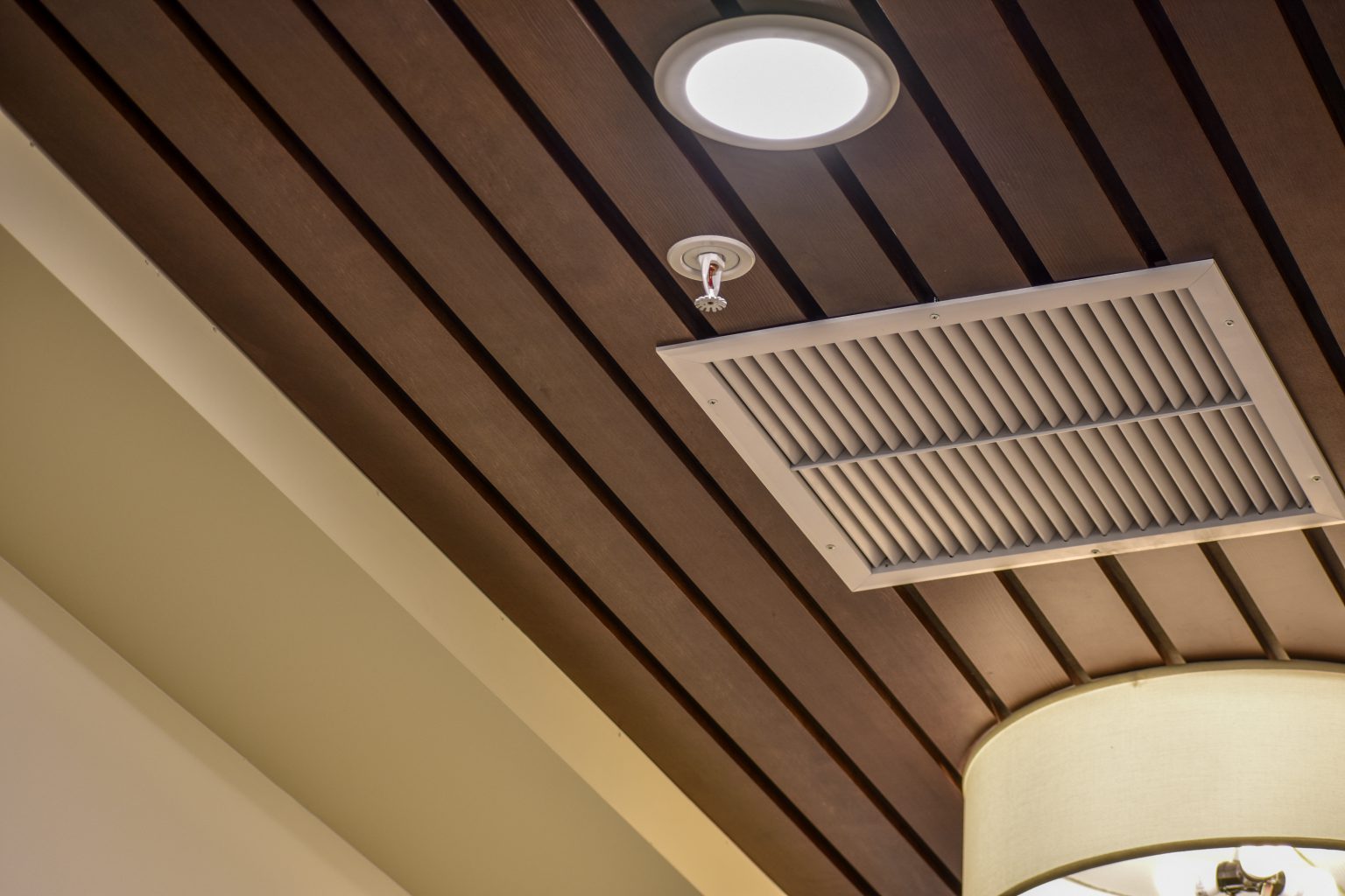 3 Reasons Hemlock is Ideal for Wood Ceilings Right Now